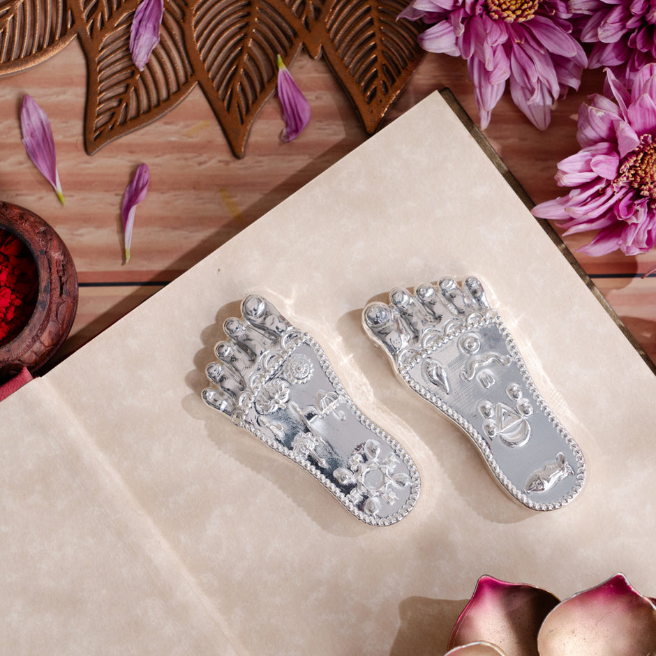 Buy Half Saree Function Gifting | Thoughtful Gifts for Her